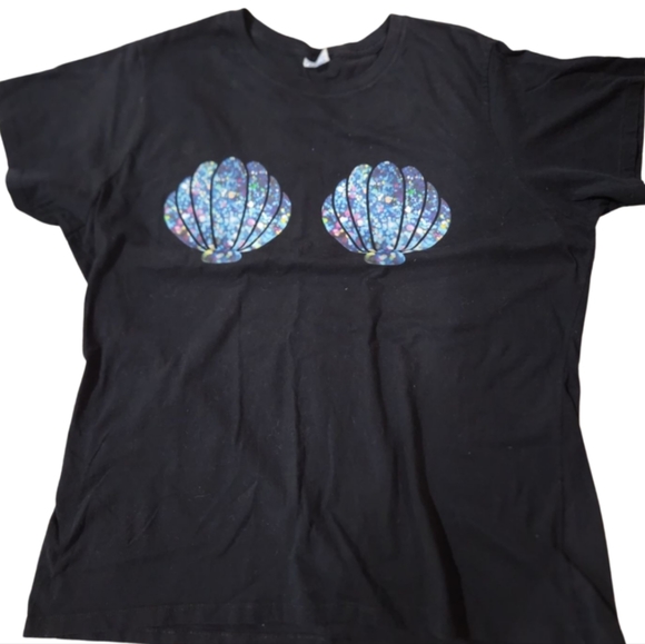 Port Company | Tops | Mermaid Sea Shell Clam Shell Top Tshirt Black Lxl ...